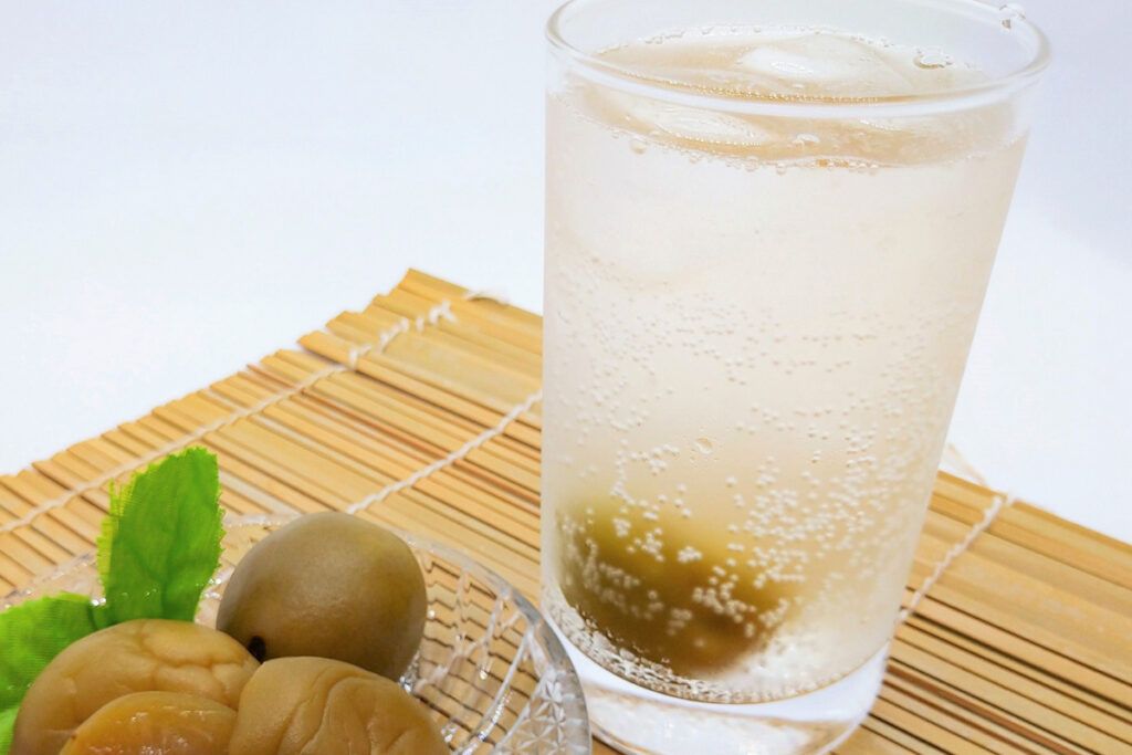 How to drink Umeshu(Japanese plum wine)
