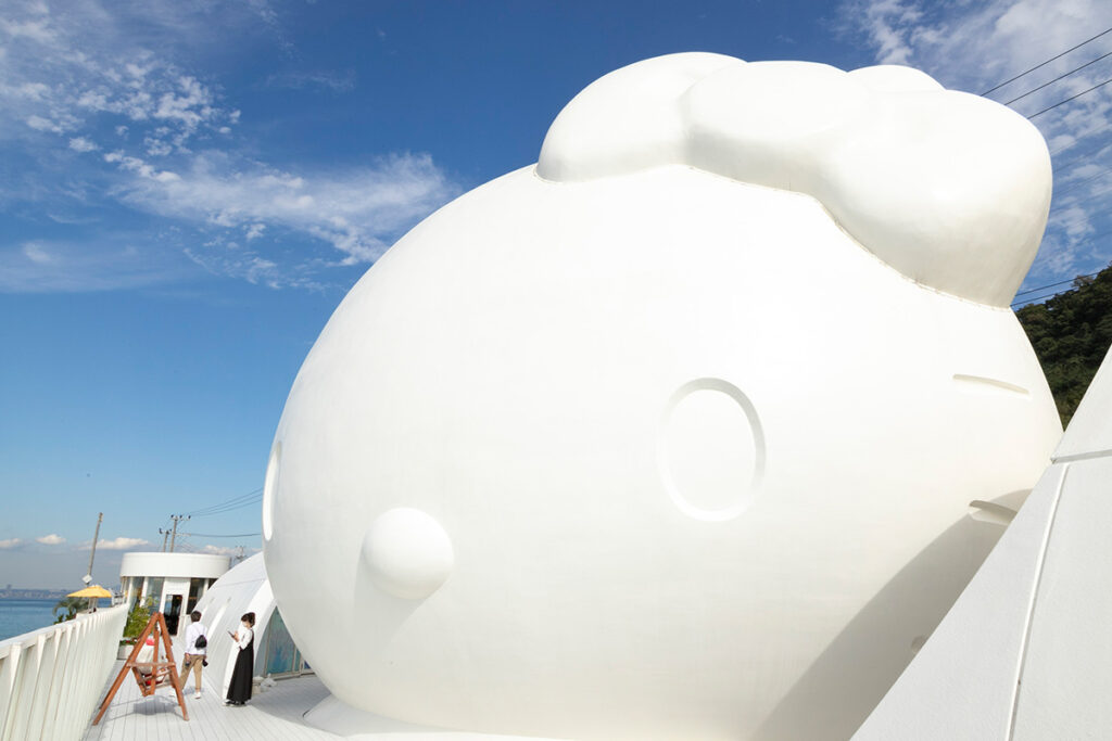 Hello Kitty Resort! AWAJI HELLO KITTY APPLE LAND