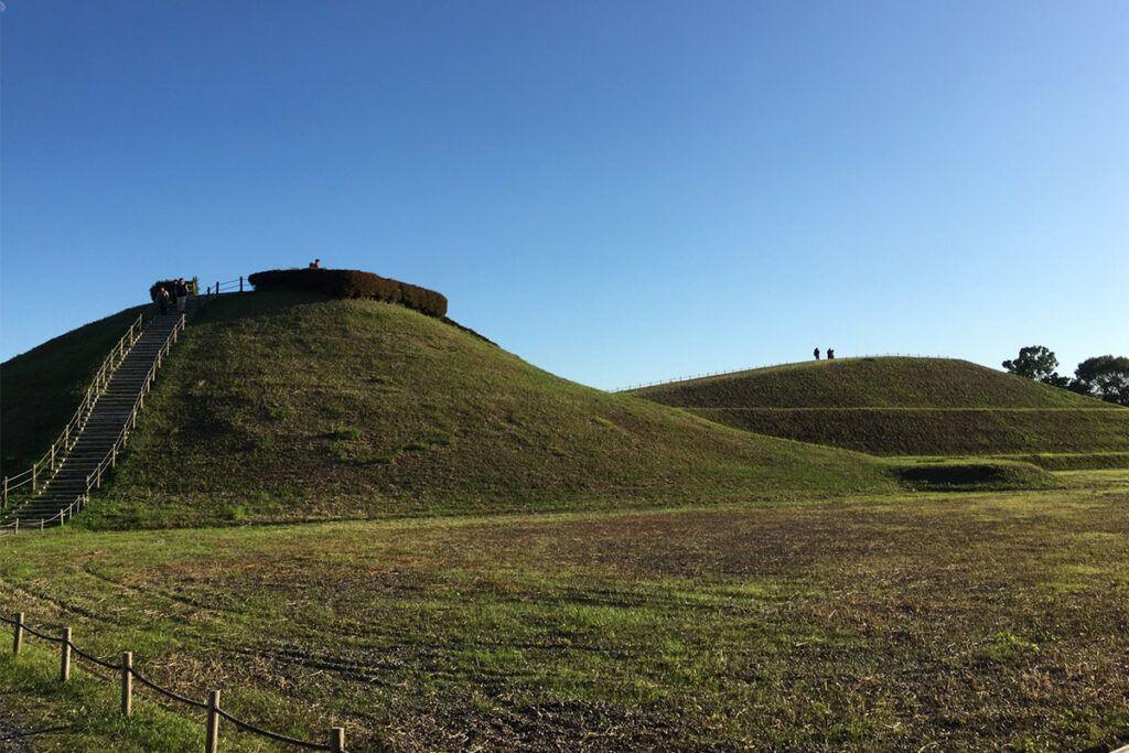 What is kofun? - It is an ancient Japanese tomb.