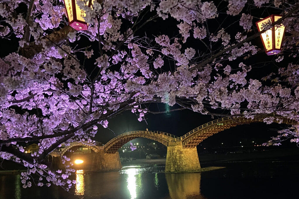 Iwakuni City, where the rare wooden arch bridge "Kintai Bridge" is located