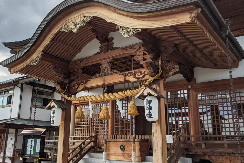 Iwakuni City, where the rare wooden arch bridge "Kintai Bridge" is located